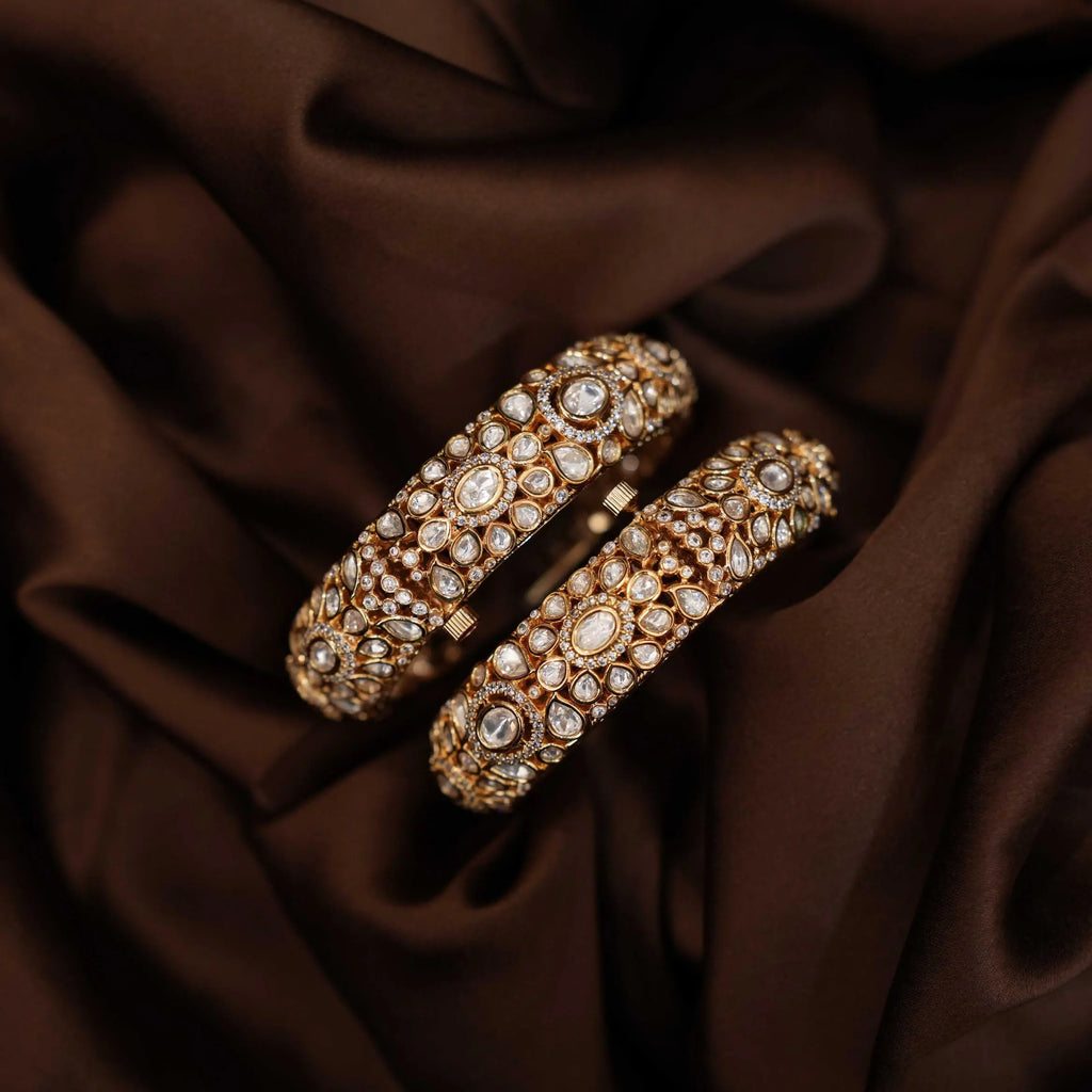 Maria Polki Bangle - White