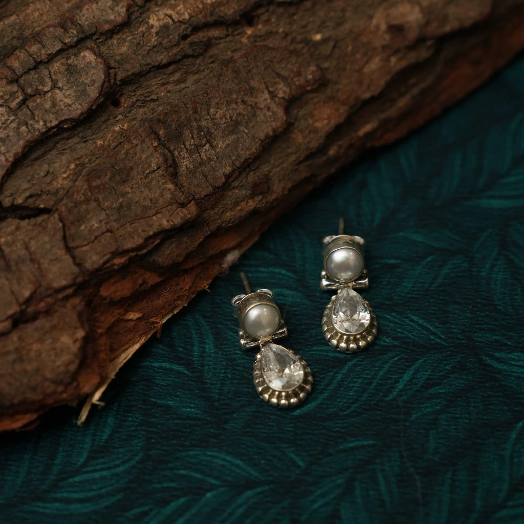 Pranila Silver Oxidised Ear Stud - White